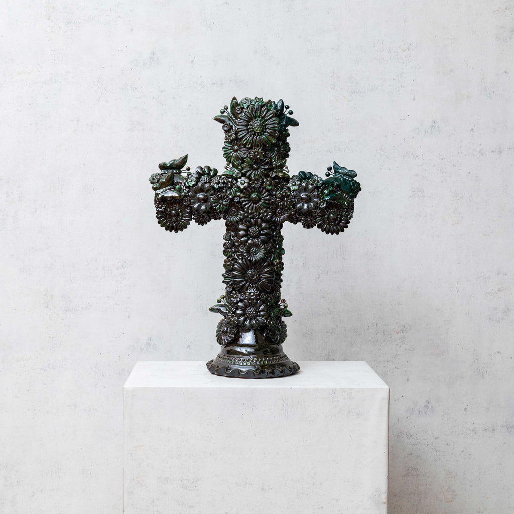 Cruz decorativa de barro vidriado verde| Huakal – HUAKAL MX